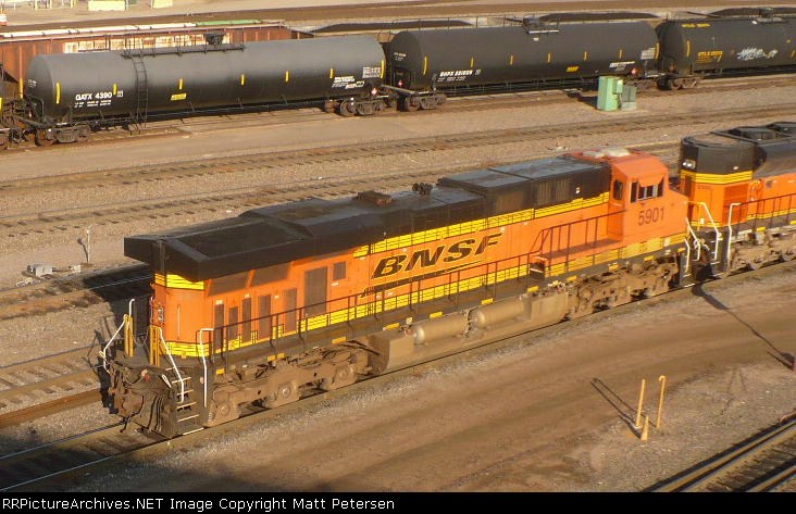 BNSF 5901